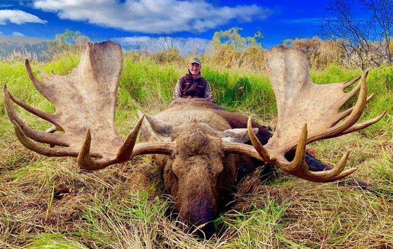 What are the largest animals hunted in Alaska? - Land Limited